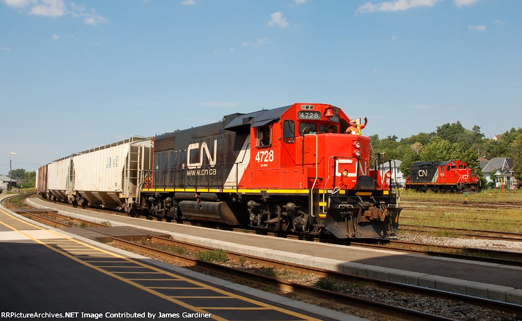 CN 580 returning from Paris